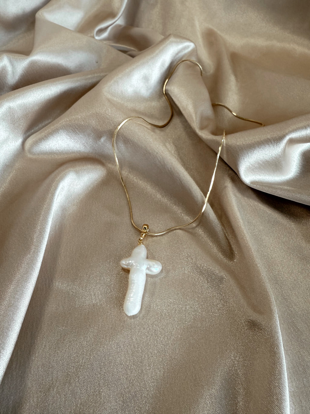 Serene Cross Necklace – Shop Bofémme